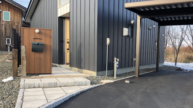エクステリア施工事例 NO.1845975「子育てお母さんに優しいお庭」北海道のエクアライブ推奨店 株式会社 スコップ Schop Head ...