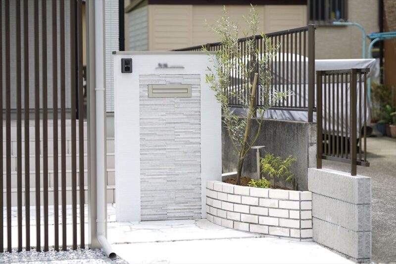 エクステリア施工事例 NO.2045165「異素材のホワイトで魅せるエクステリア」静岡県のエクアライブ推奨店 有限会社 あすなろガーデン 藤枝 ...