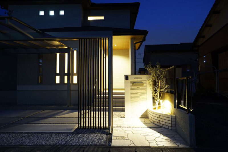 エクステリア施工事例 NO.2045165「異素材のホワイトで魅せるエクステリア」静岡県のエクアライブ推奨店 有限会社 あすなろガーデン 藤枝 ...