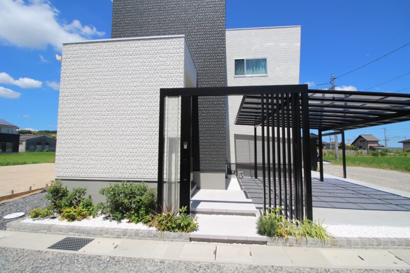 エクステリア施工事例 NO.2350909「スクリーンと木目が映えるファサード」岡山県のエクアライブ推奨店 株式会社 エバーグリーン ...